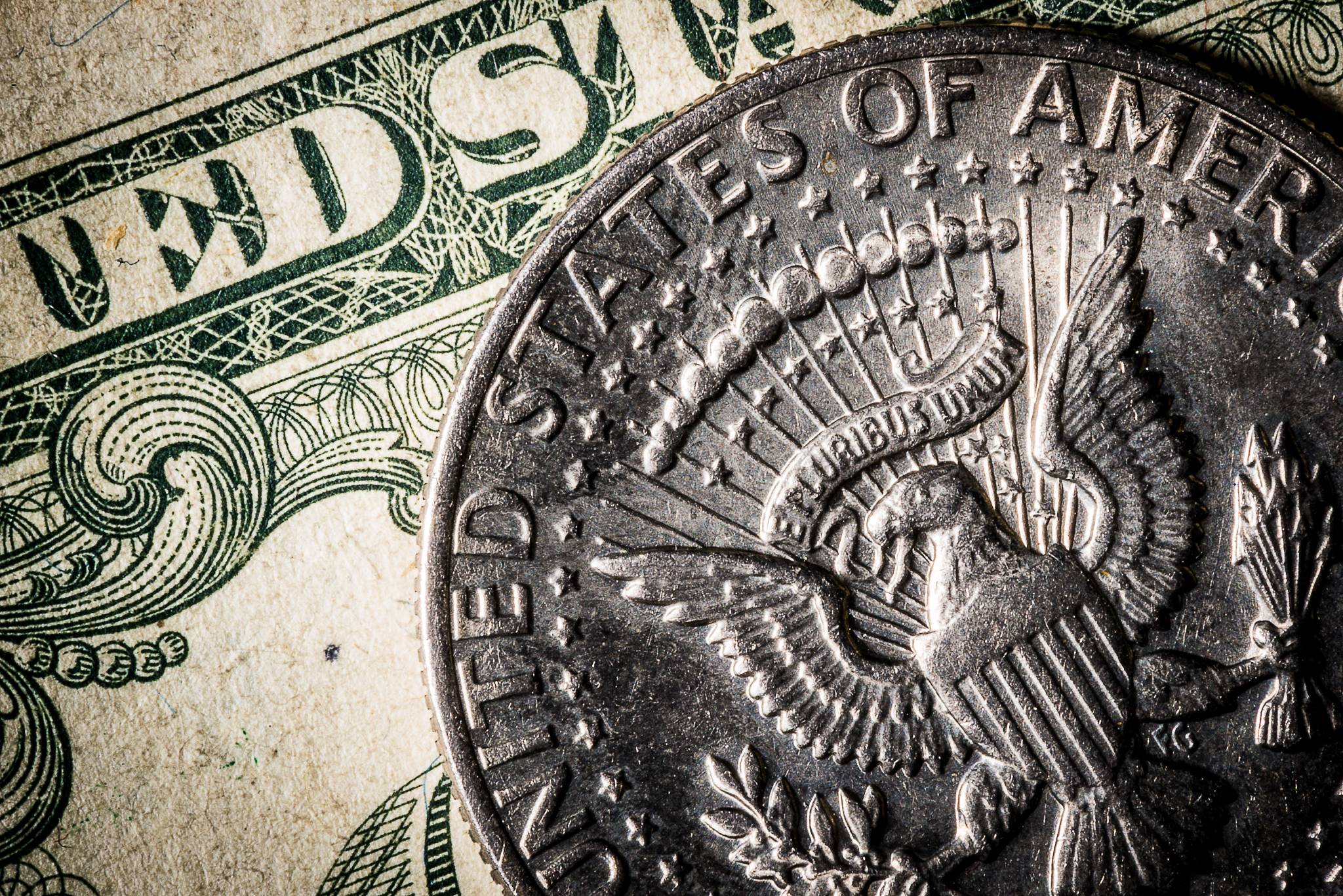 Dollaro Forte o Debole: Cosa Significa per i tuoi Investimenti?